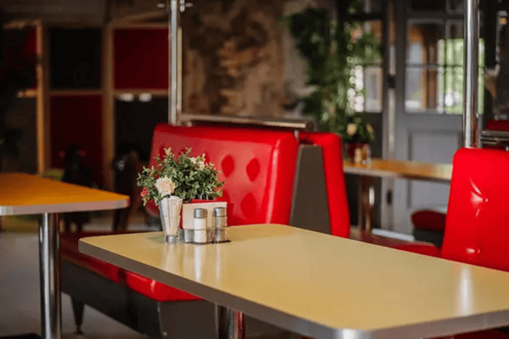 French Restaurant Interior Design Ideas For Your Space - Restaurant ...