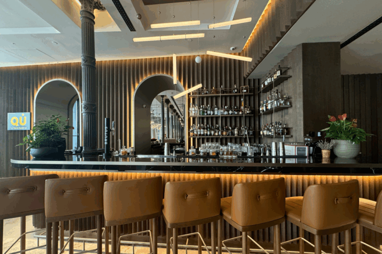 What Is High Top Seating At A Restaurant? - Restaurant Patio Furniture